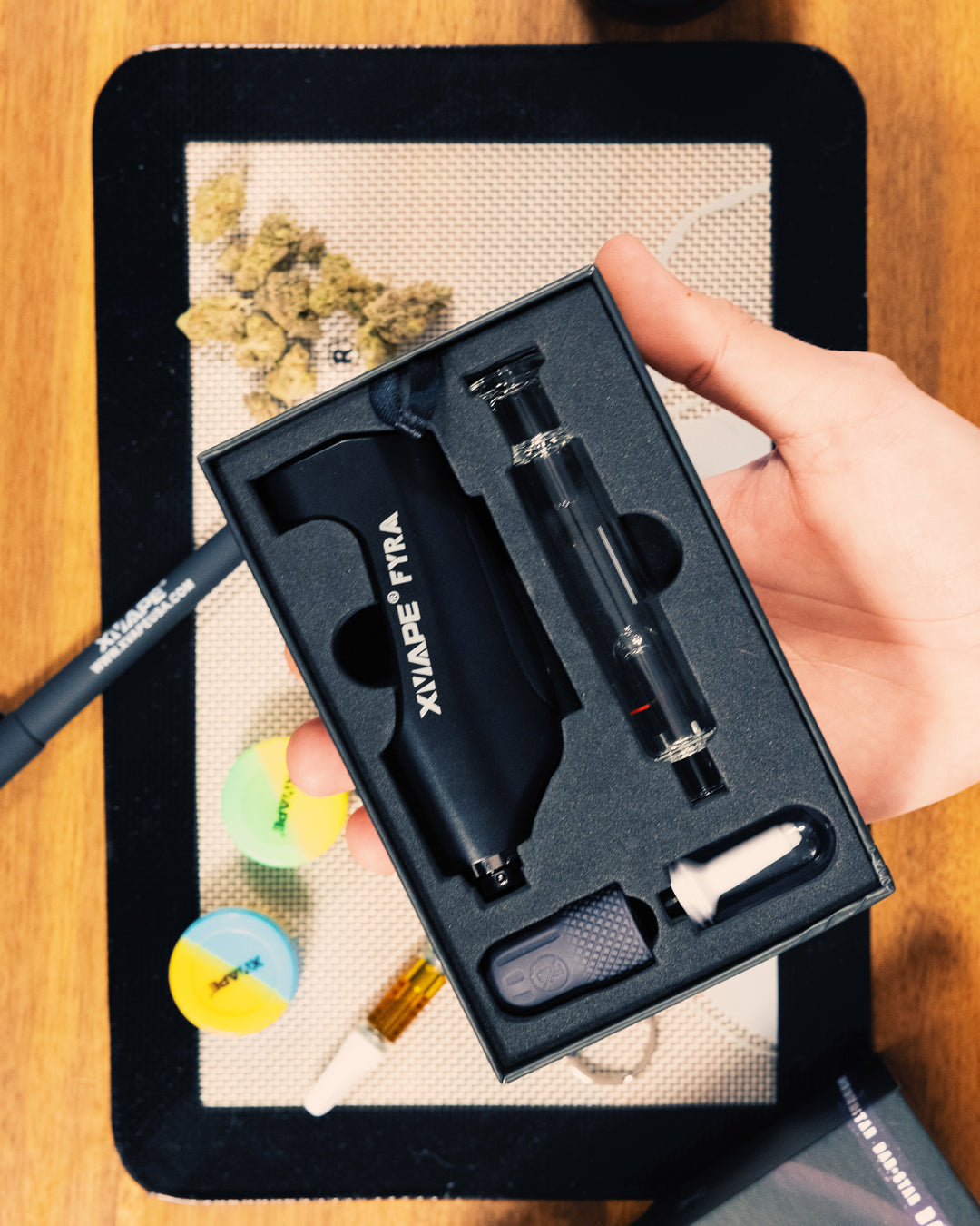 Xvape Fyra Dabstar Edition The Only 4 In 1 Vaporizer — Smokerolla®